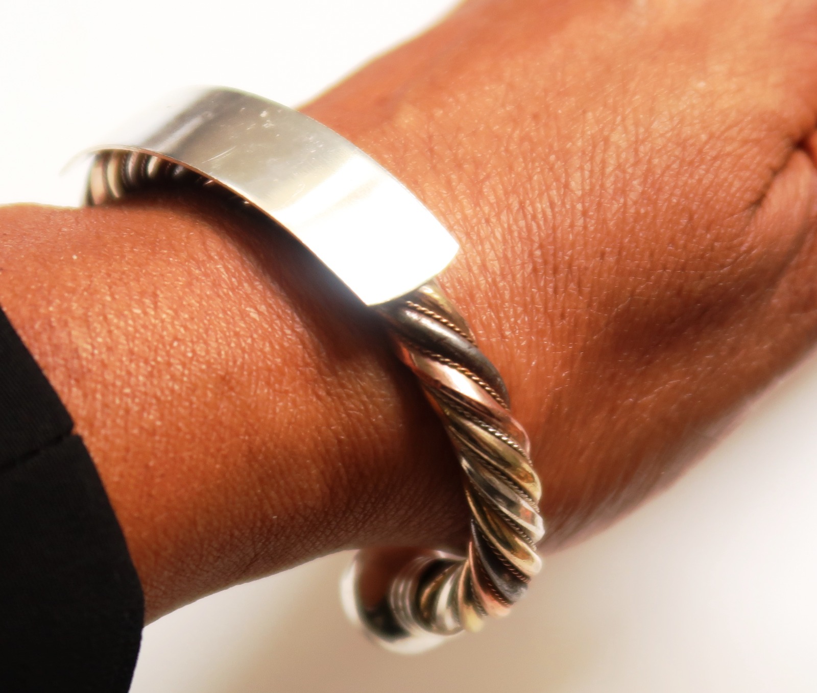 Bracelet africain : le style intemporel du Lamou Ndiakass - Kaolack ...